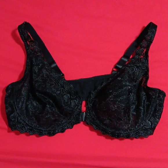 Intimates & Sleepwear | Lace Bra With Front Closure | Poshmark